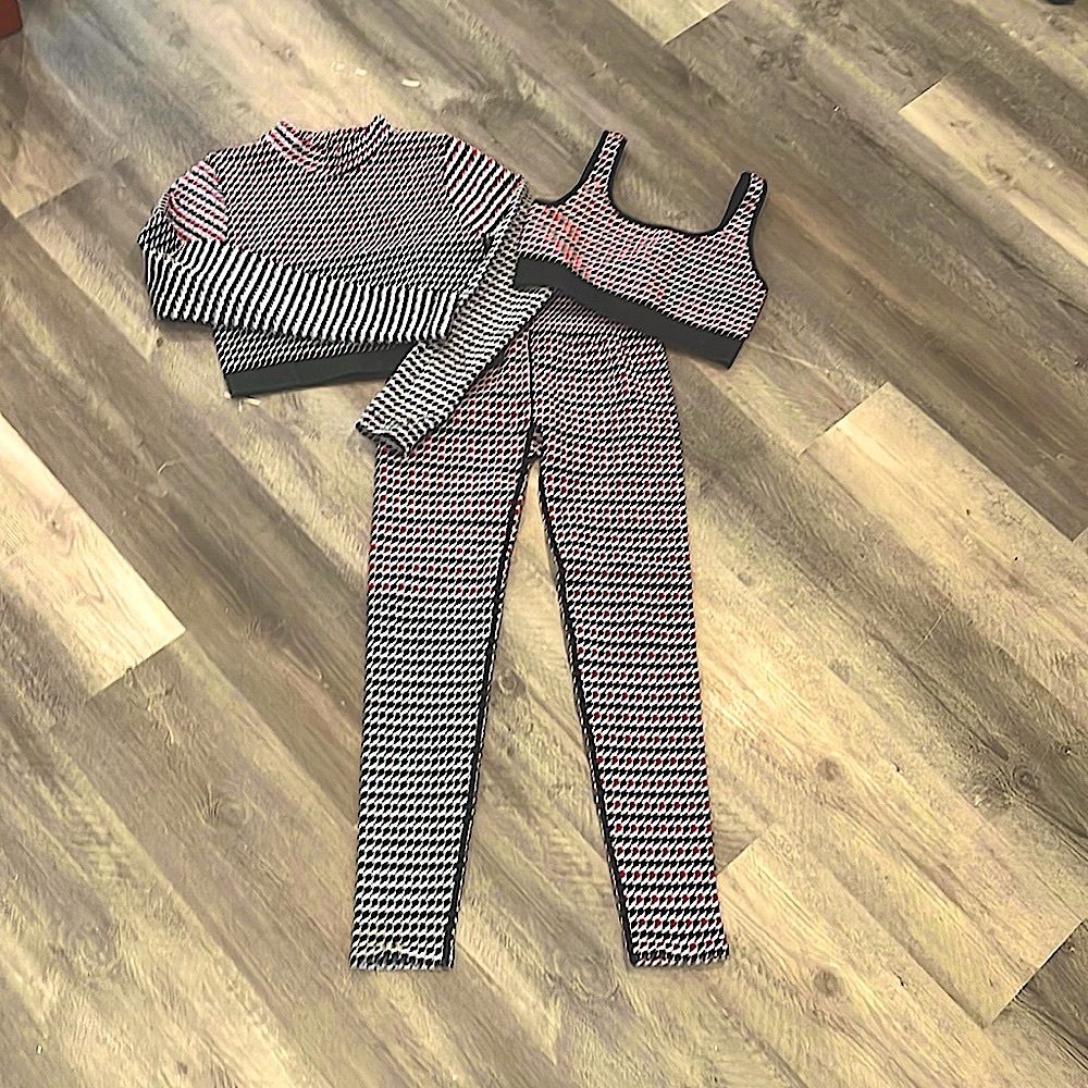 Fabletics ***3 Piece Matching Seamless Outfit - L… - Gem